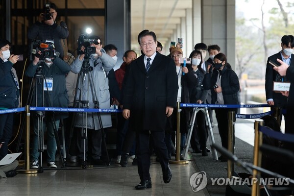 이재명 13일 만에 서울중앙지검 2차 출석